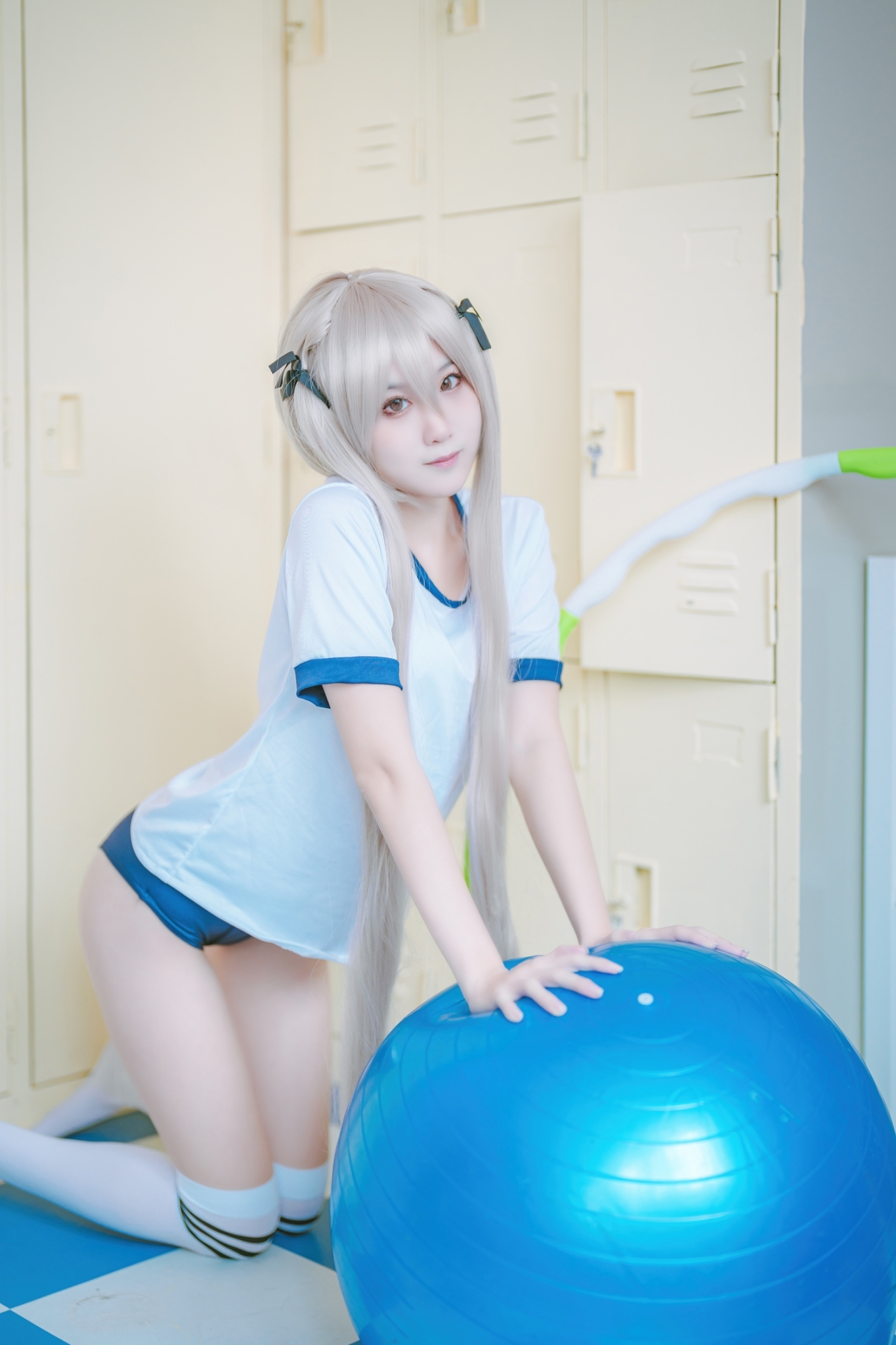 哥哥陪我玩~~~ 妹妹不想寫作業啦 - r0429ydy的創作 - 巴哈姆特