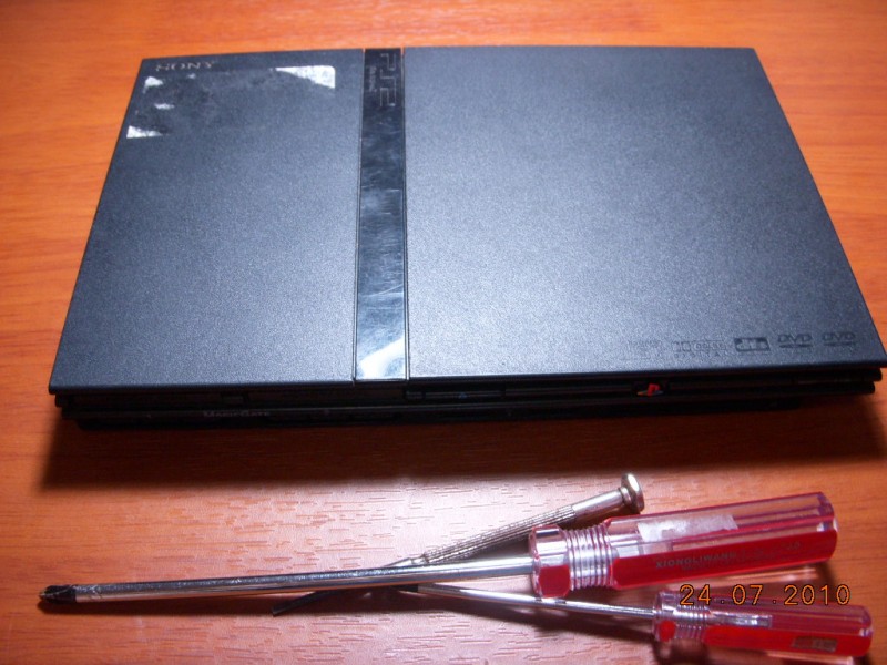 簡易的PS2主機讀取頭維修法 70007型及39007型 - biohazard0的創作 - 巴哈姆特