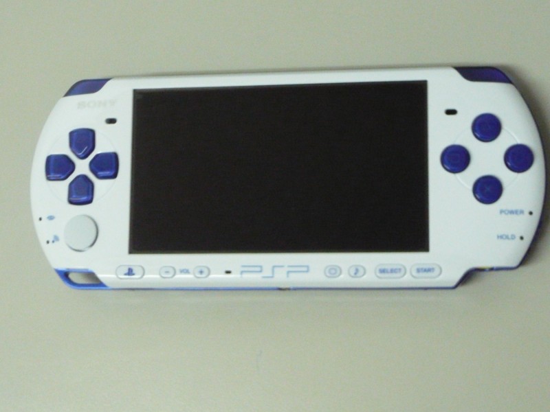 [開箱] PSP 3007型 藍白雙色機感動入手!! - ss1234567890的創作 - 巴哈姆特