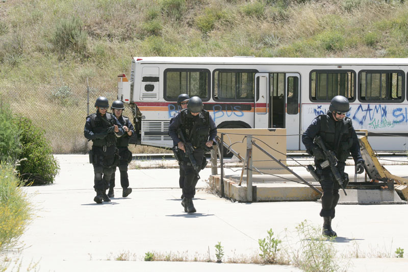 LAPD SWAT ─ 洛杉磯警察局特殊武器戰術小組 - jthotshot的創作 - 巴哈姆特