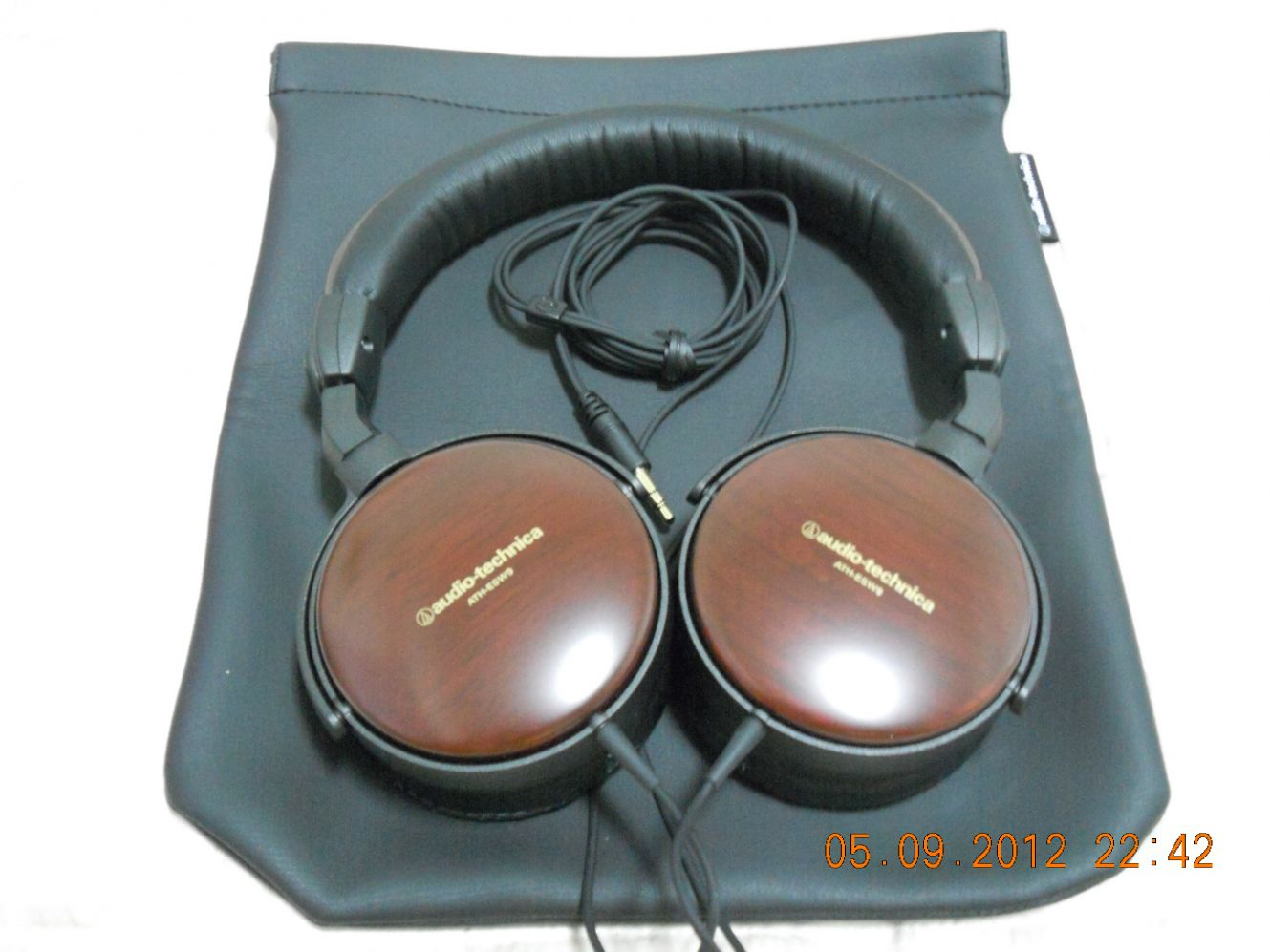 Audio Technica ATH-ESW9 鐵三角輕量頭戴式耳機 新手開箱 - williewang86的創作 - 巴哈姆特