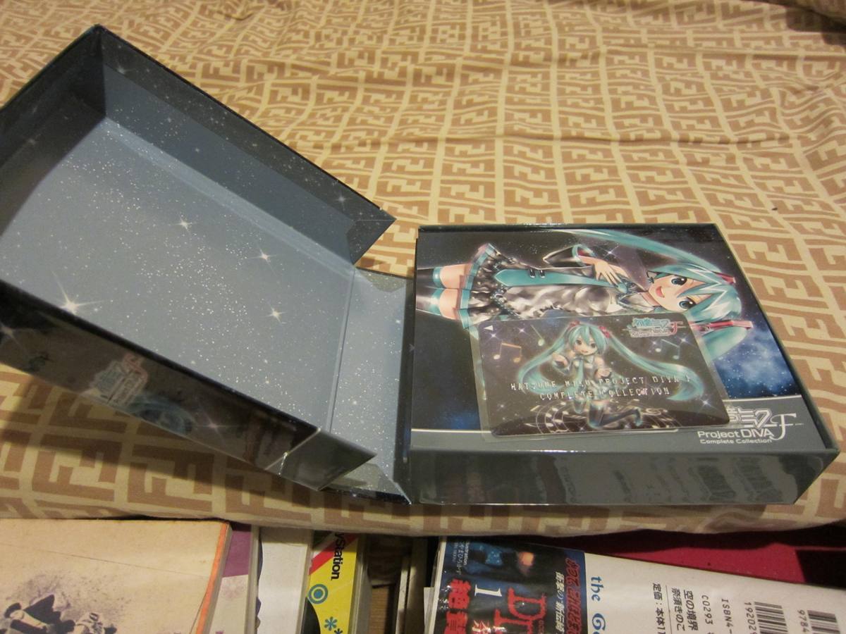 初音ミク-Project DIVA-F Complete Collection(初回生産限定盤)(Blu-ray Disc付) 開箱隨便照 ...