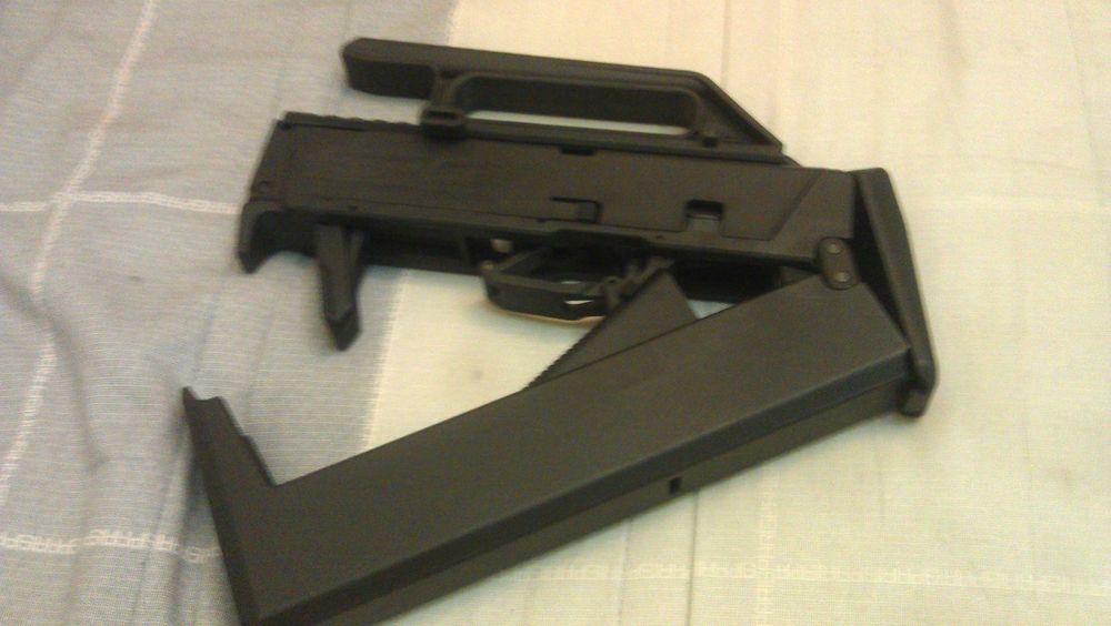 【情報】Magpul FMG-9 (FPG) 開箱~~ @野戰 (生存) 遊戲 哈啦板 - 巴哈姆特