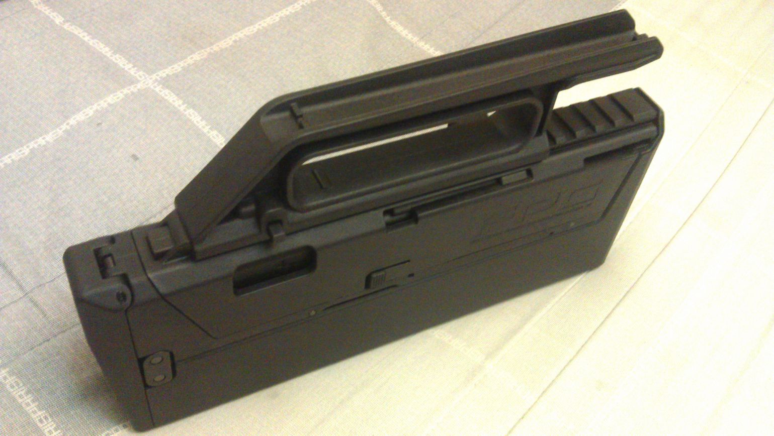 【情報】Magpul FMG-9 (FPG) 開箱~~ @野戰 (生存) 遊戲 精華區 - 巴哈姆特