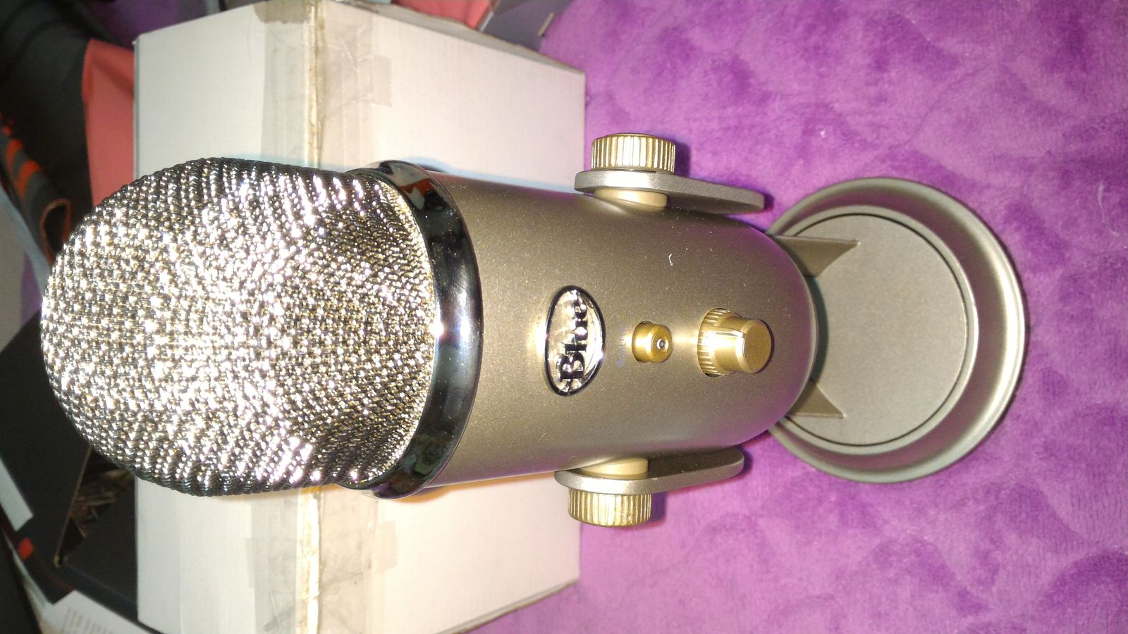 Blue Yeti 金色 開箱 - lixiaoyao的創作 - 巴哈姆特