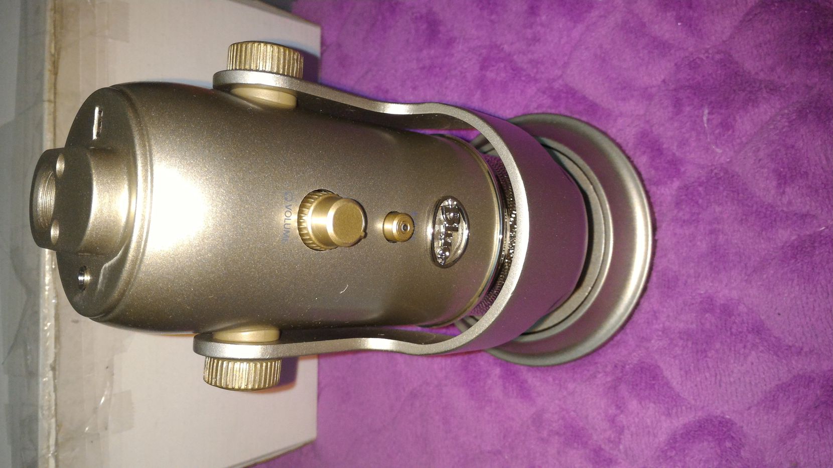 Blue Yeti 金色 開箱 - lixiaoyao的創作 - 巴哈姆特