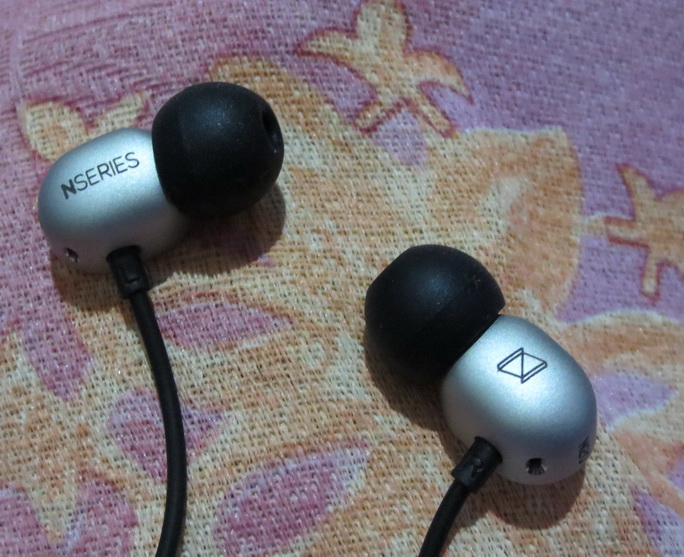 [開箱]AKG N20U - Marksu的創作 - 巴哈姆特