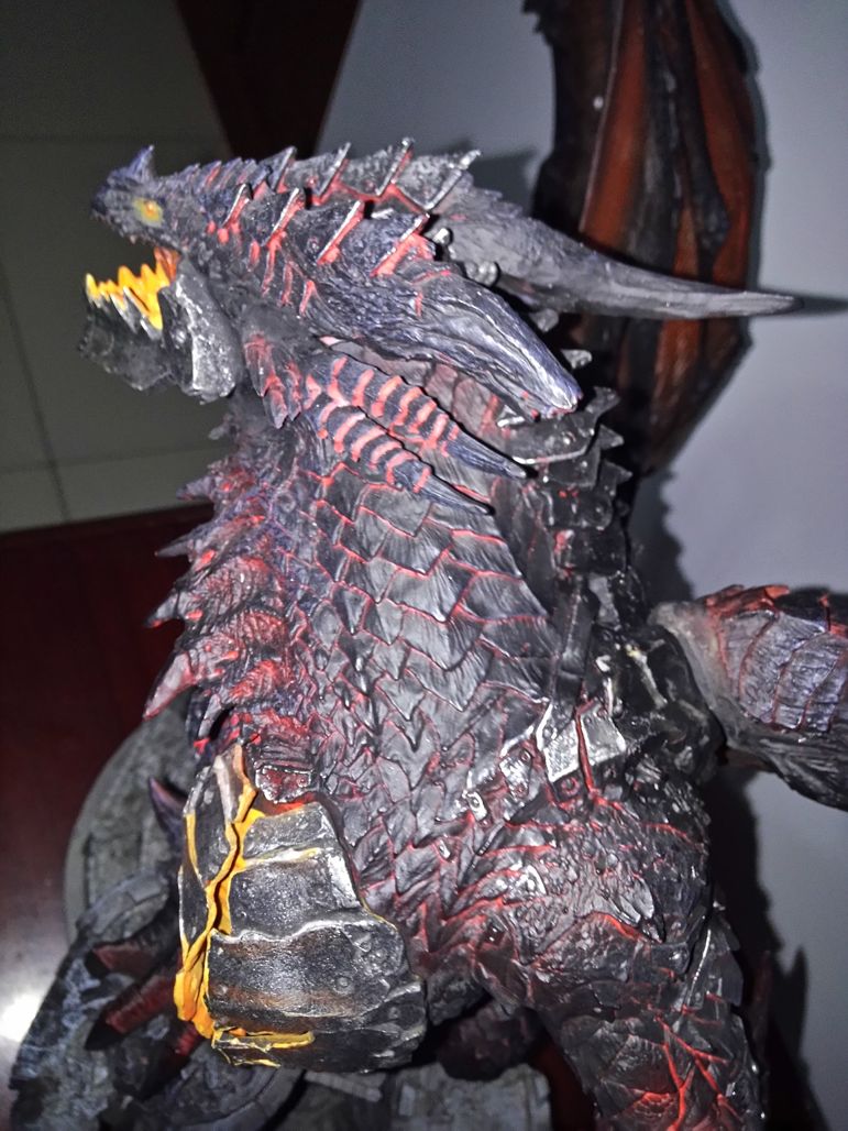 【開箱】SIDESHOW DEATHWING 魔獸世界 死亡之翼 - atheist342的創作 - 巴哈姆特