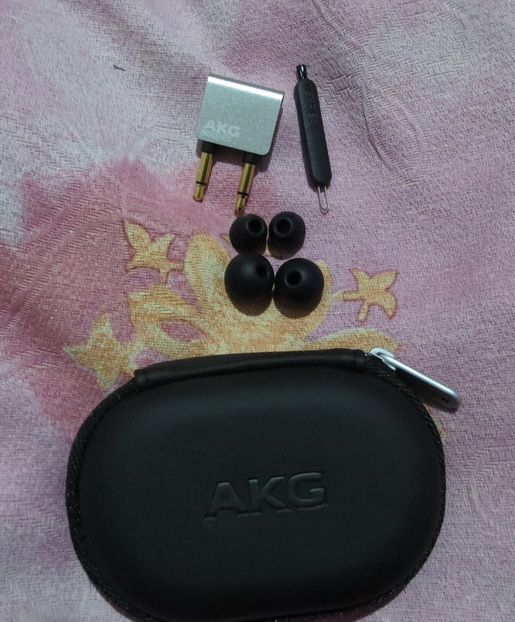 [開箱]AKG N20U - Marksu的創作 - 巴哈姆特