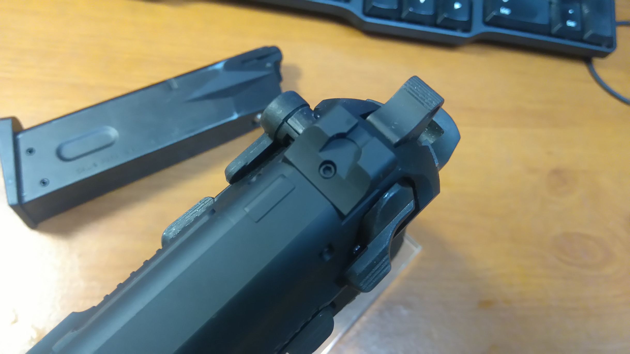 【其他】LayLax Beretta M9 Dolphin FS @野戰 (生存) 遊戲 精華區 - 巴哈姆特