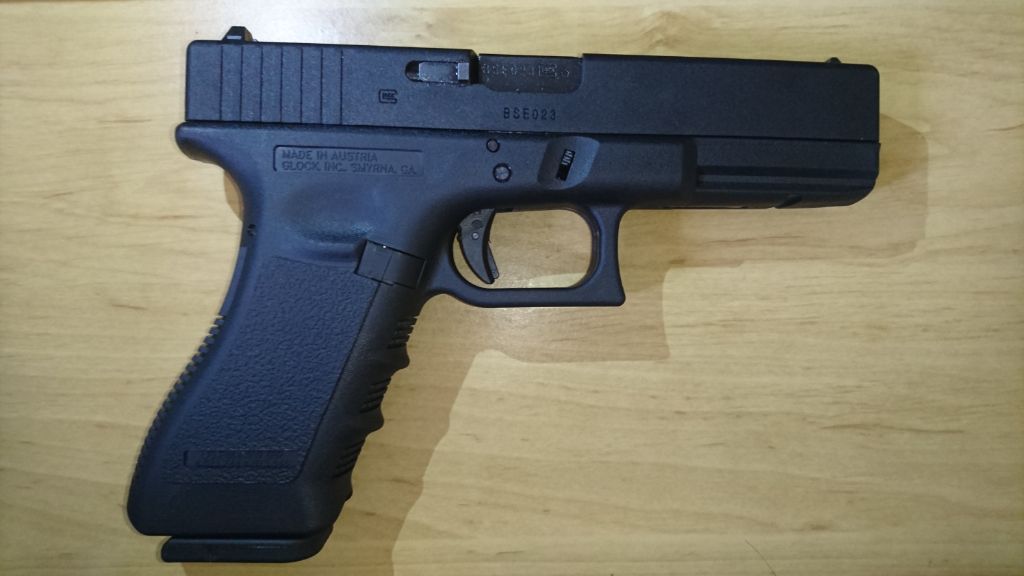 【心得】迷版 GLOCK G18C 不專業簡易開箱 @野戰 (生存) 遊戲 哈啦板 - 巴哈姆特