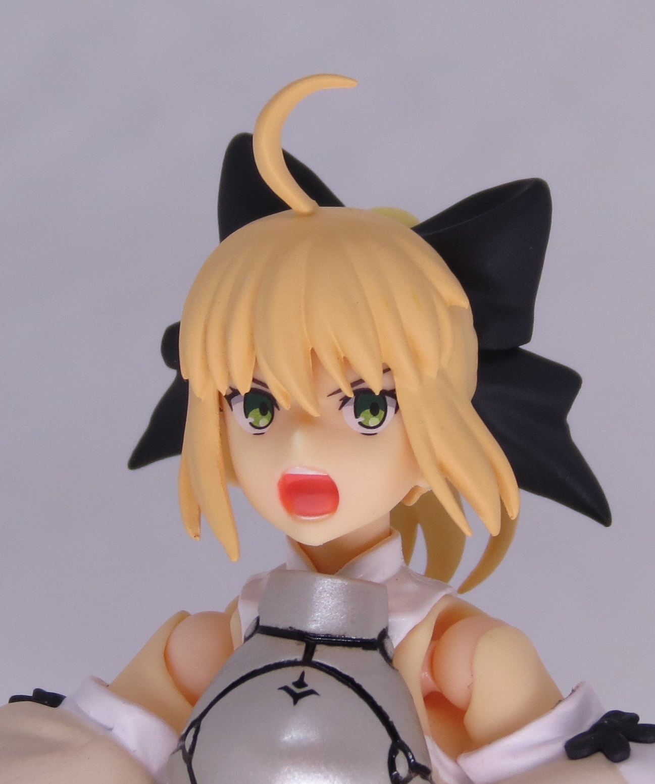 【心得】稚嫩的亞瑟王~figma-350 Saber Lily @綜合公仔玩具討論區 哈啦板 - 巴哈姆特