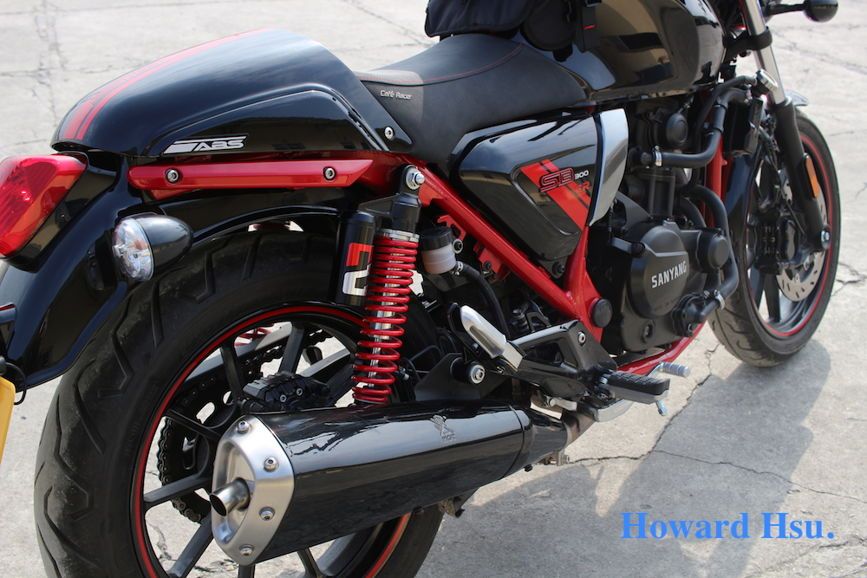 【討論】被遺忘的國慘好車 / SB 300 CR ABS (騎乘與改裝分享) @汽機車討論 哈啦板 - 巴哈姆特