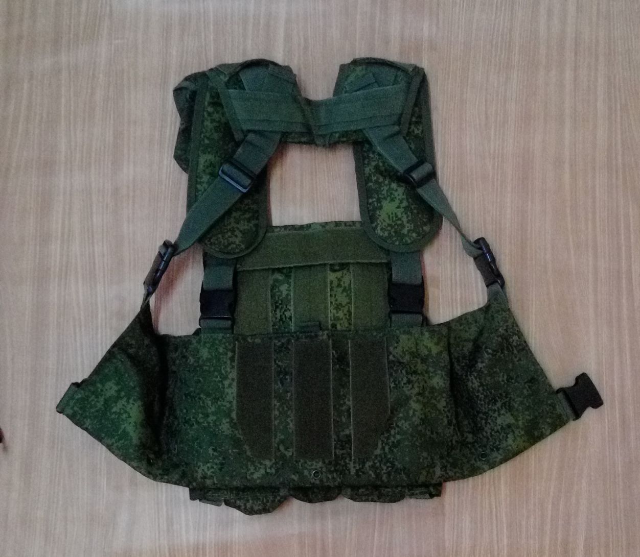 【心得】俄羅斯 通用數位迷彩 6B46 戰術背心 開箱 @野戰 (生存) 遊戲 哈啦板 - 巴哈姆特