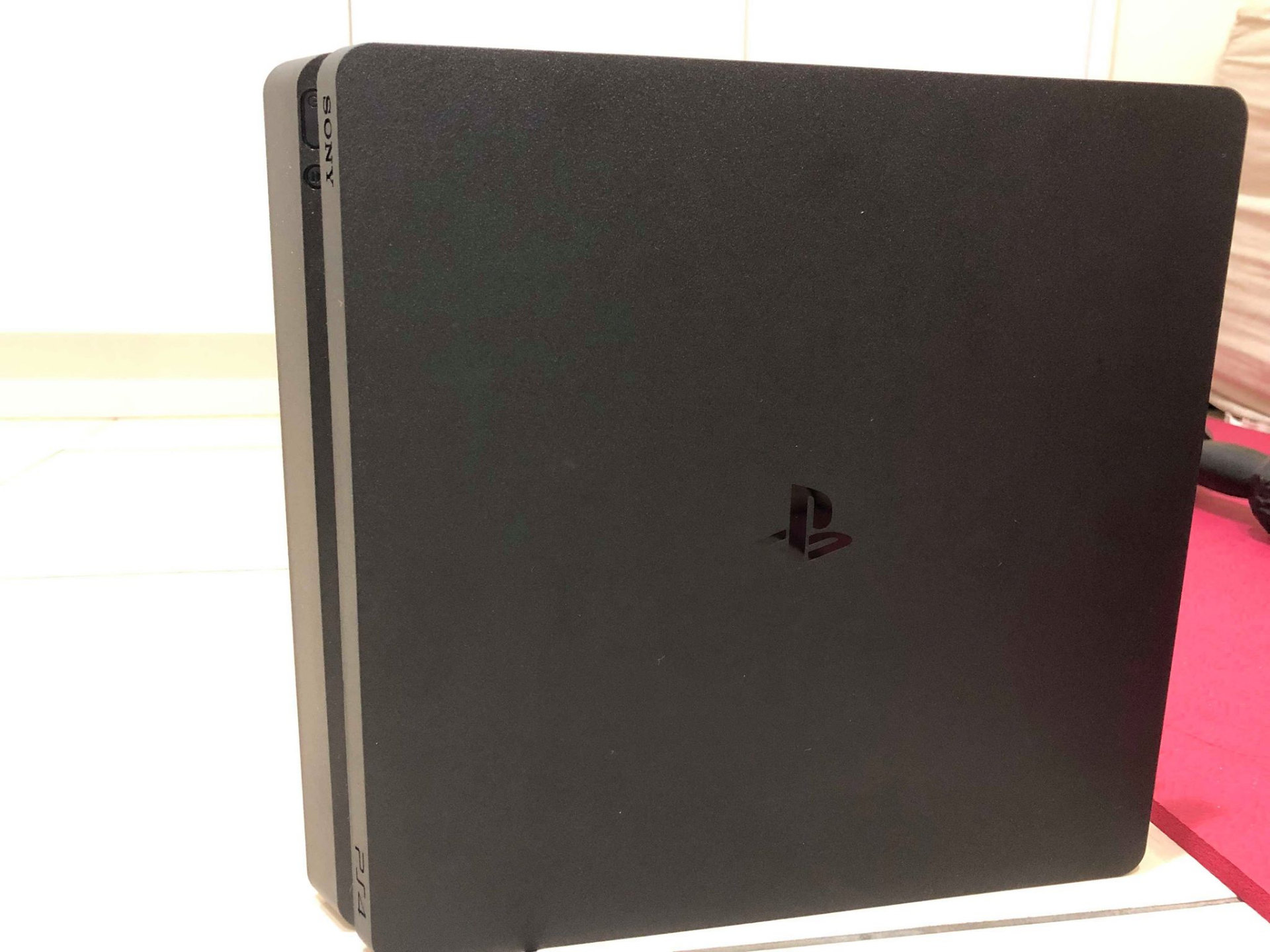 【其他】售 PS4 Slim 2117A @ACG二手交易板 哈啦板 - 巴哈姆特