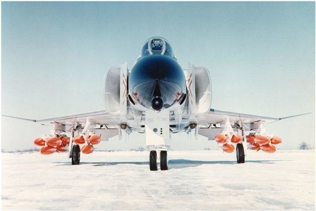 X實驗戰機點將錄第29章：YF-4C/YRF-4C/YF-4E - wulaki的創作 - 巴哈姆特