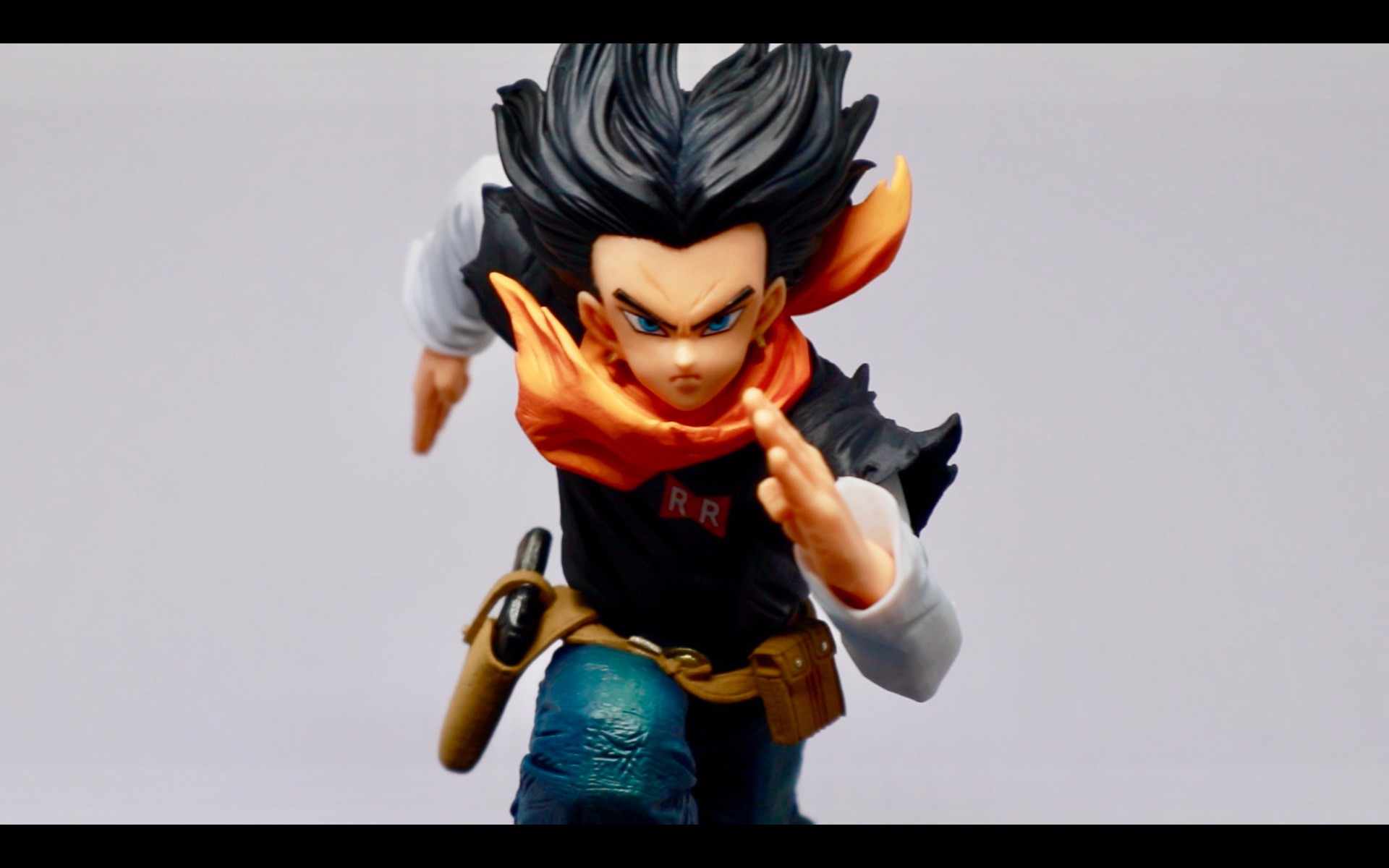 【心得】VAROQ老師又一代表作！BWFC 2 人造人間17號 開箱影片 @綜合公仔玩具討論區 哈啦板 - 巴哈姆特