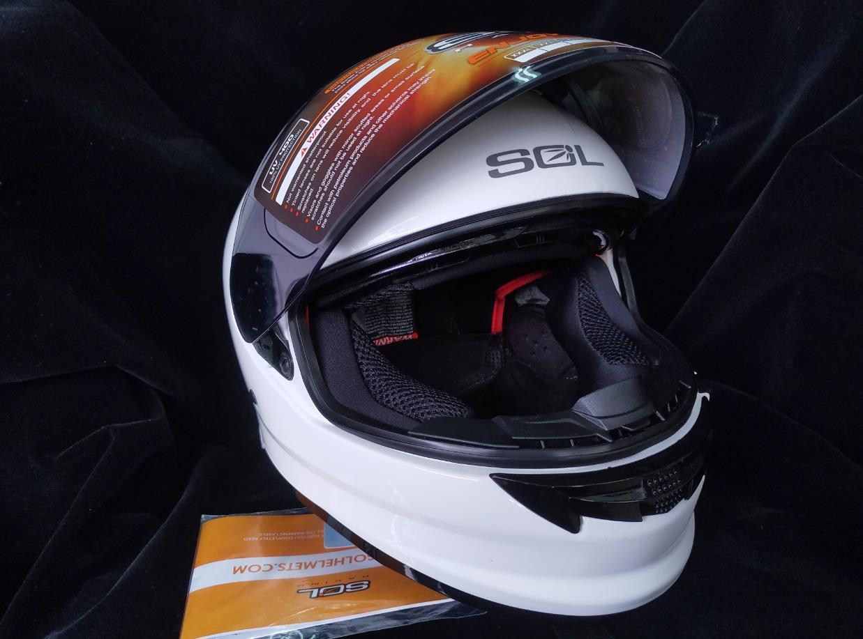 【心得】SOL SF6 純白 微開箱 @汽機車討論 哈啦板 - 巴哈姆特