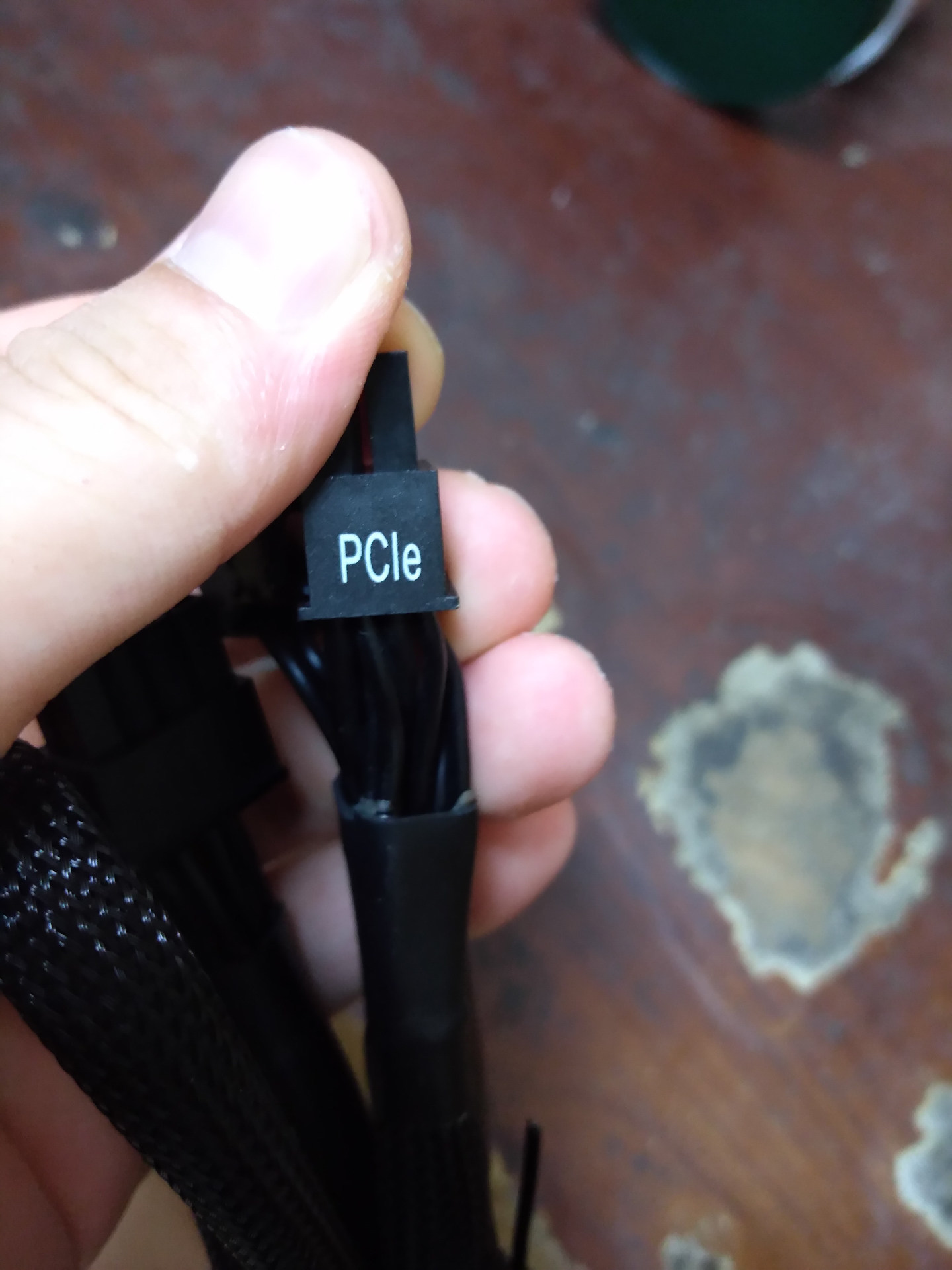 【問題】請問6pin線 有比較合適的教學影片教我怎插上去嗎? @電腦應用綜合討論 哈啦板 - 巴哈姆特