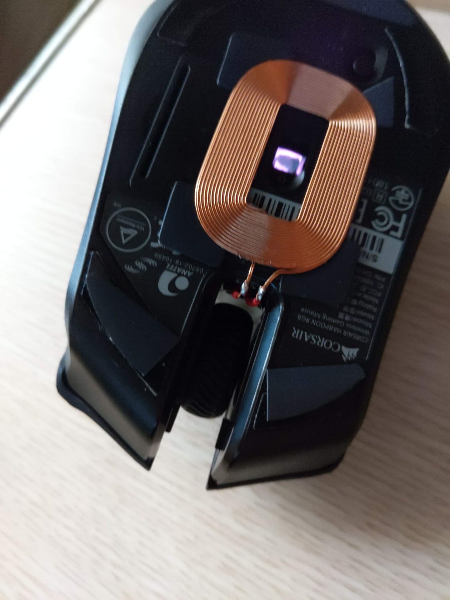 無線滑鼠就是要改無線充阿 (Harpoon RGB Wireless) - zzxxcc130的創作 - 巴哈姆特