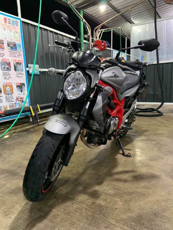 【心得】「開箱文」被顏值耽誤的好車-SUZUKI SFV650（短刀） @汽機車討論 哈啦板 - 巴哈姆特