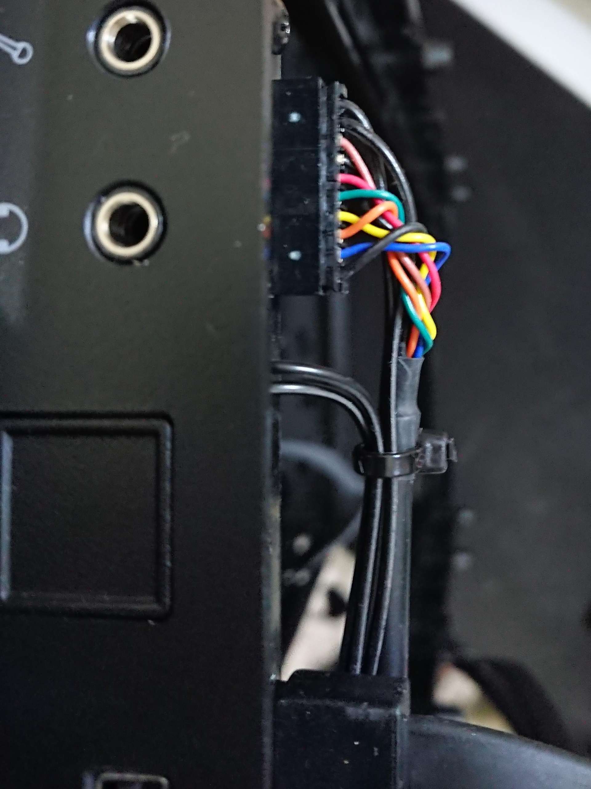 【心得】Fractal Design Meshify C Dark TG 簡單心得 @電腦應用綜合討論 哈啦板 - 巴哈姆特