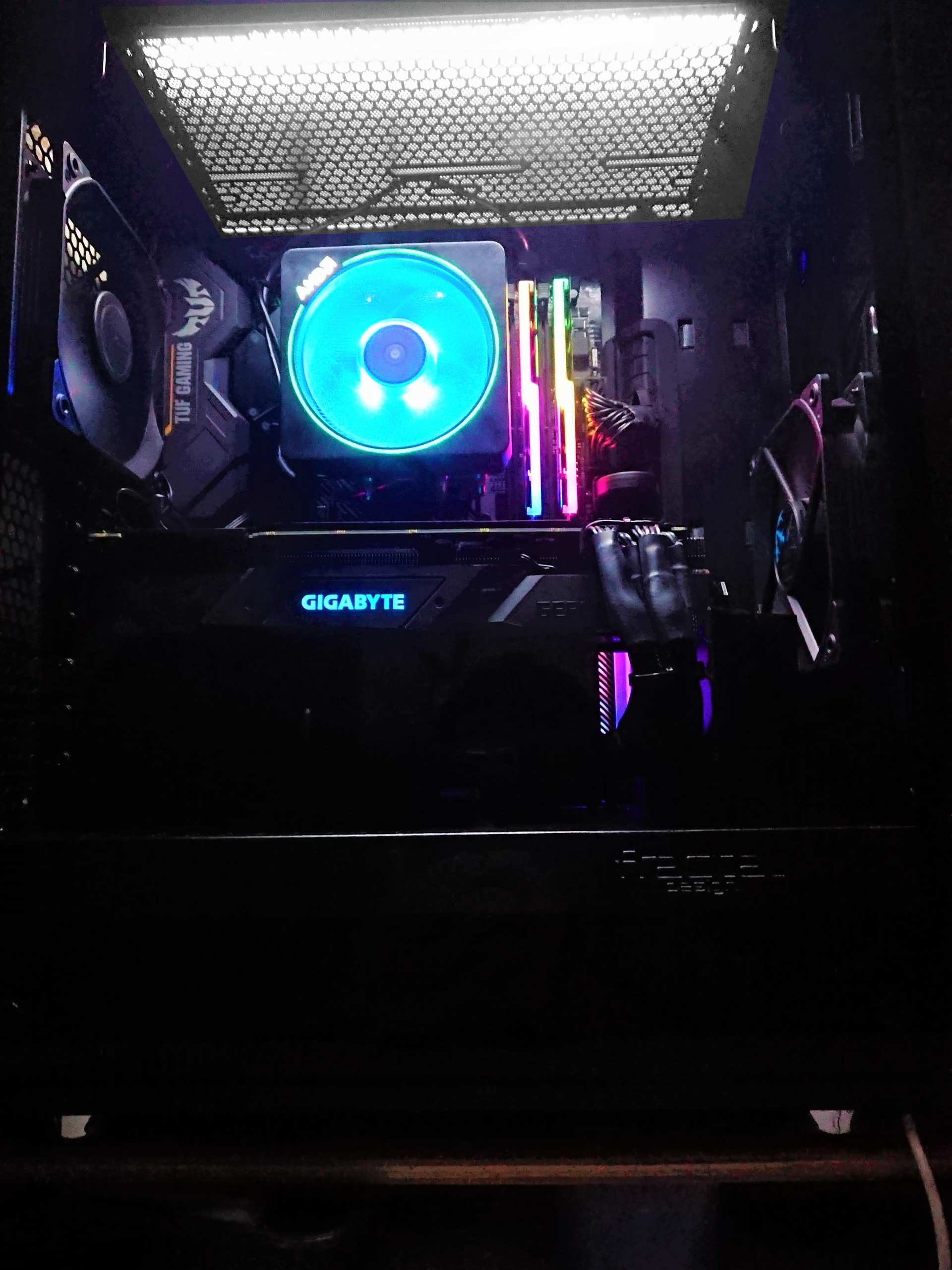 【心得】Fractal Design Meshify C Dark TG 簡單心得 @電腦應用綜合討論 哈啦板 - 巴哈姆特