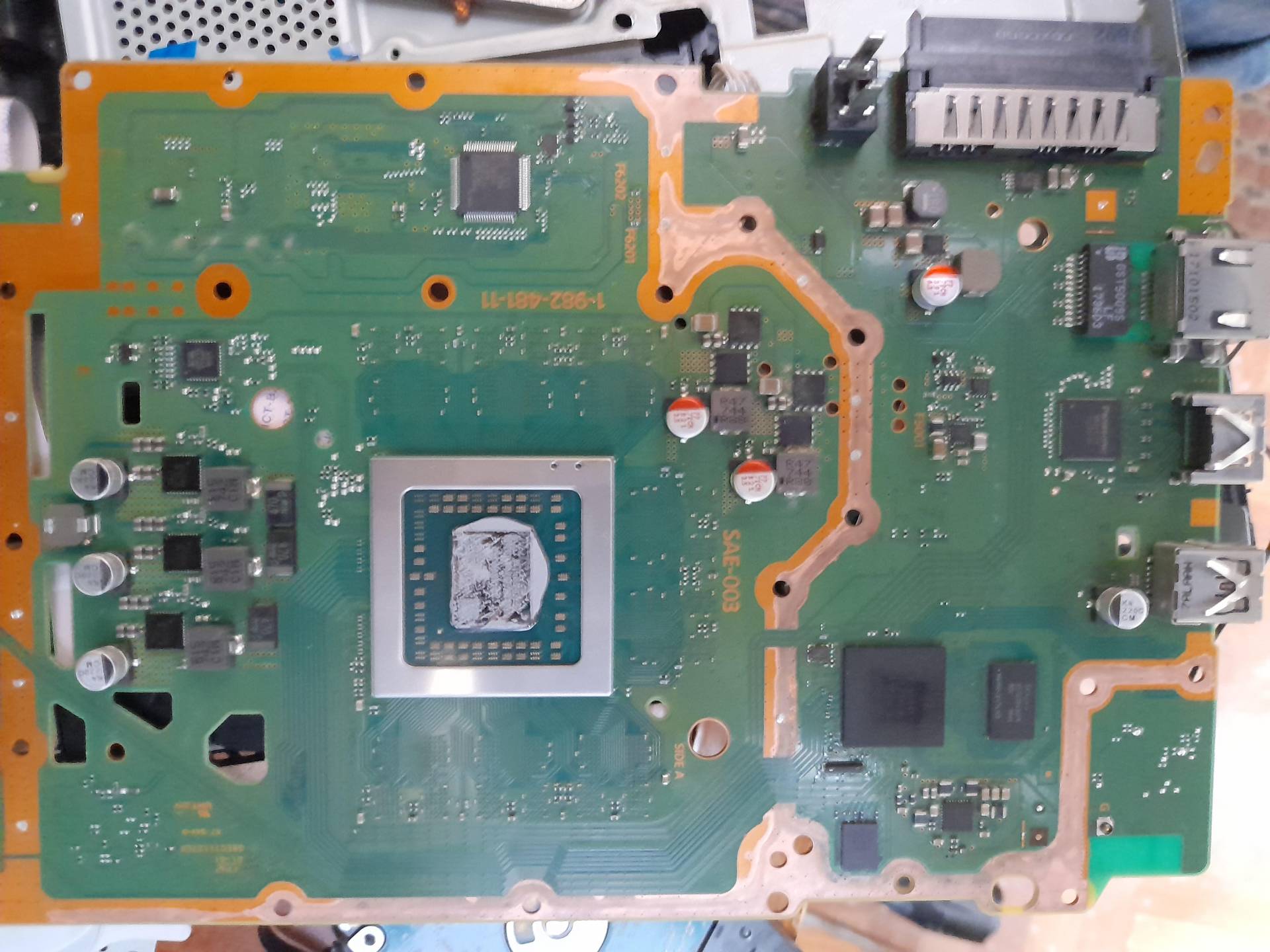 【問題】醬油打翻是不是死定了(更新 主機還活著 @PS4 / PlayStation4 哈啦板 - 巴哈姆特