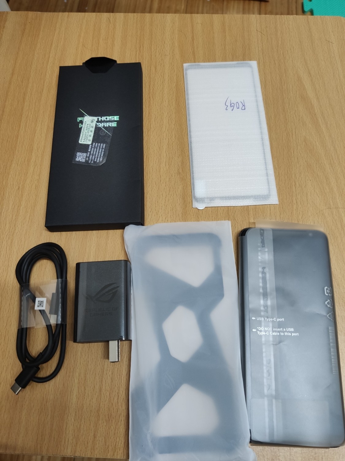 【心得】華碩ROG3菁英版開箱 @智慧型手機 哈啦板 - 巴哈姆特