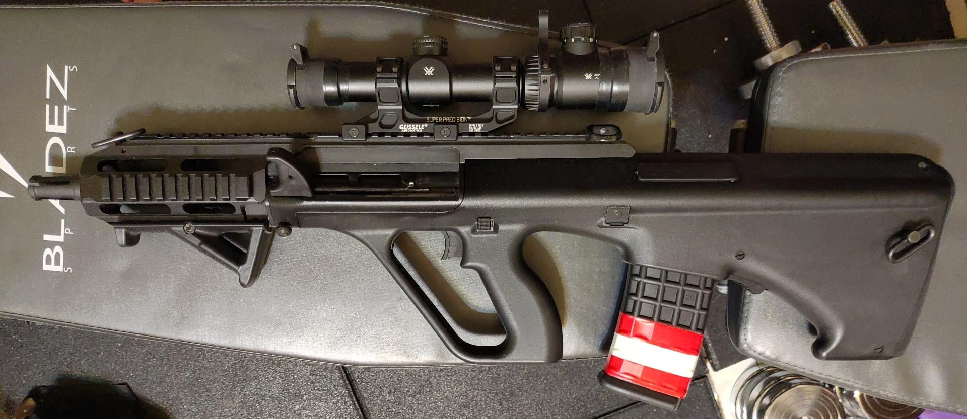 【問題】請教關於GHK AUG跟AKM之間的比較~ @野戰 (生存) 遊戲 哈啦板 - 巴哈姆特