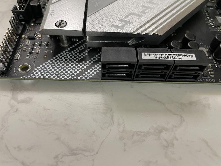 【心得】開箱 ROG STRIX B550-A GAMING 銀白吹雪雪武戰姬 @電腦應用綜合討論 哈啦板 - 巴哈姆特