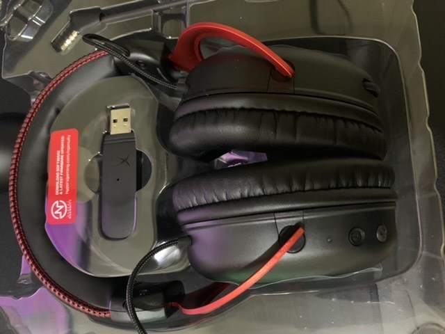 【問題】[售]Hyperx cloud ll wireless 無線電競耳機 @ACG二手交易板 哈啦板 - 巴哈姆特