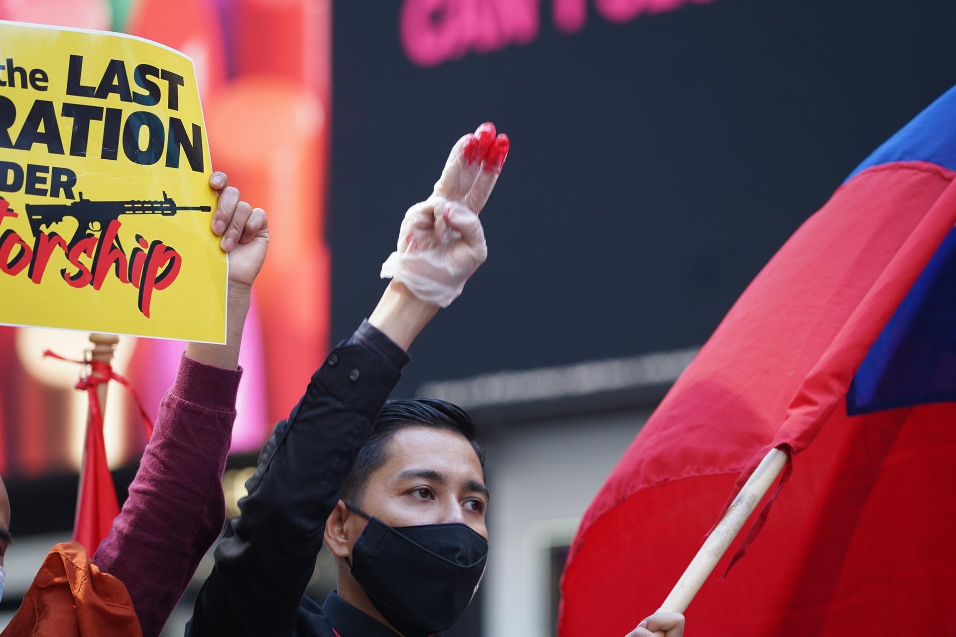 [達人專欄] 【人物】《Htar Htet Htet 》沒有國，何以為家？天之嬌女如何共赴國難。 - wasd5205的創作 - 巴哈姆特