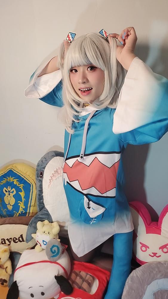 【閒聊】第一次女裝+Cos,噶嗚·古拉 Gawr Gura @偽娘向上委員會 哈啦板 - 巴哈姆特