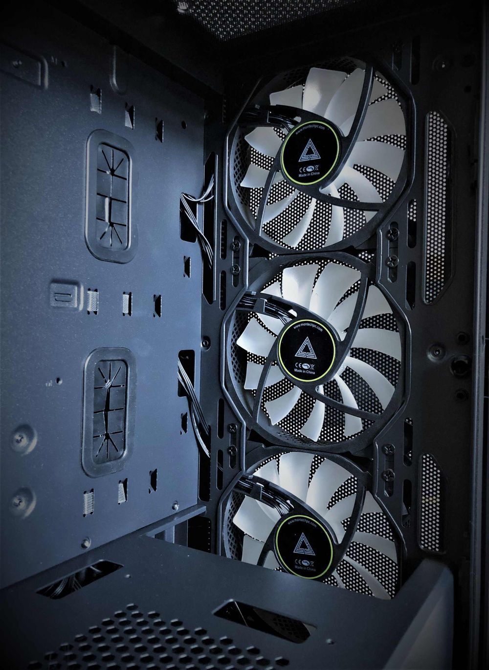 【心得】AIR 100 ARGB Black 完整開箱體驗分享(圖多) 徵文結果出爐 @電腦應用綜合討論 哈啦板 - 巴哈姆特