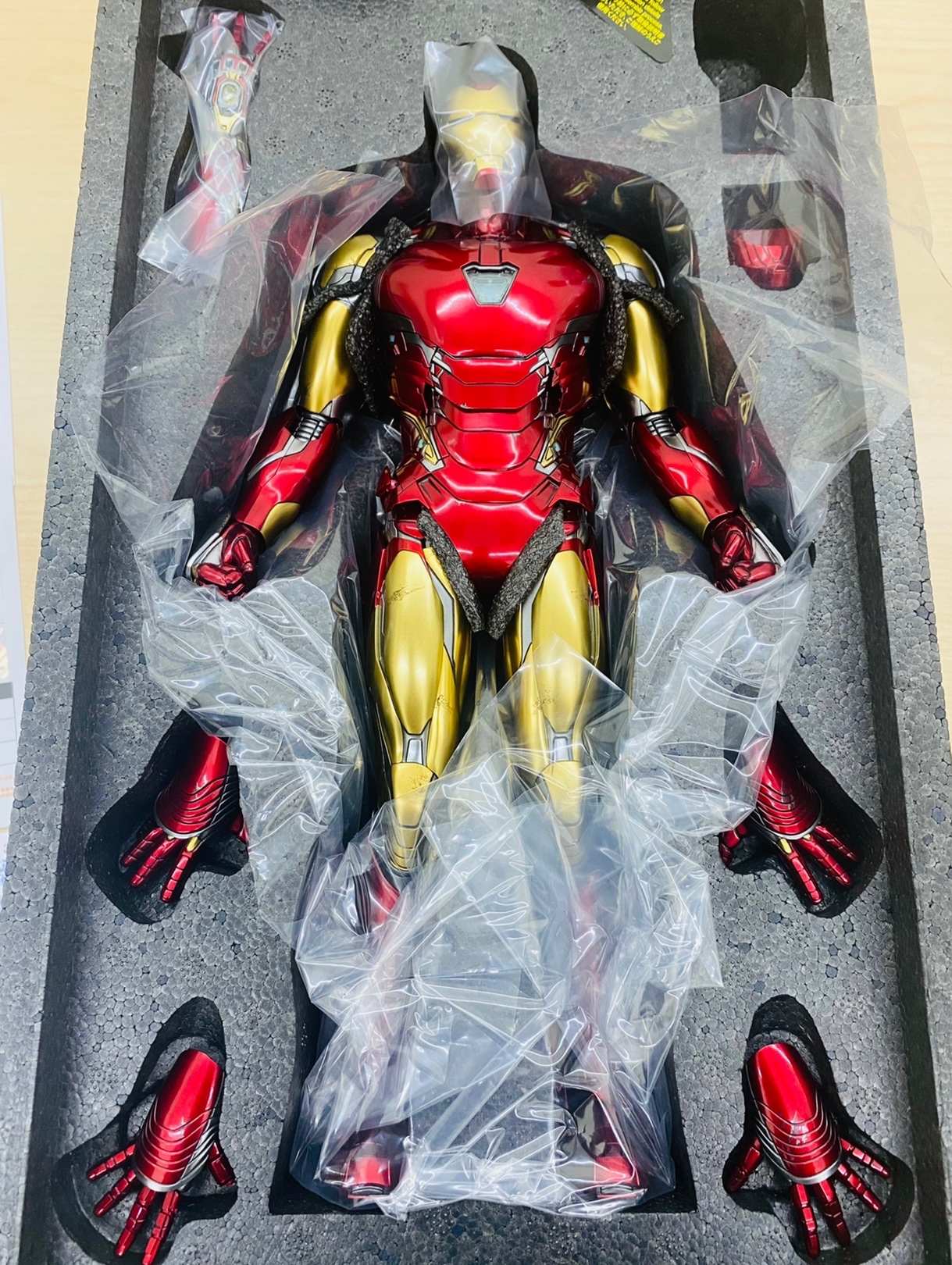 【心得】Hottoys-MK85-鋼鐵人 @綜合公仔玩具討論區 哈啦板 - 巴哈姆特