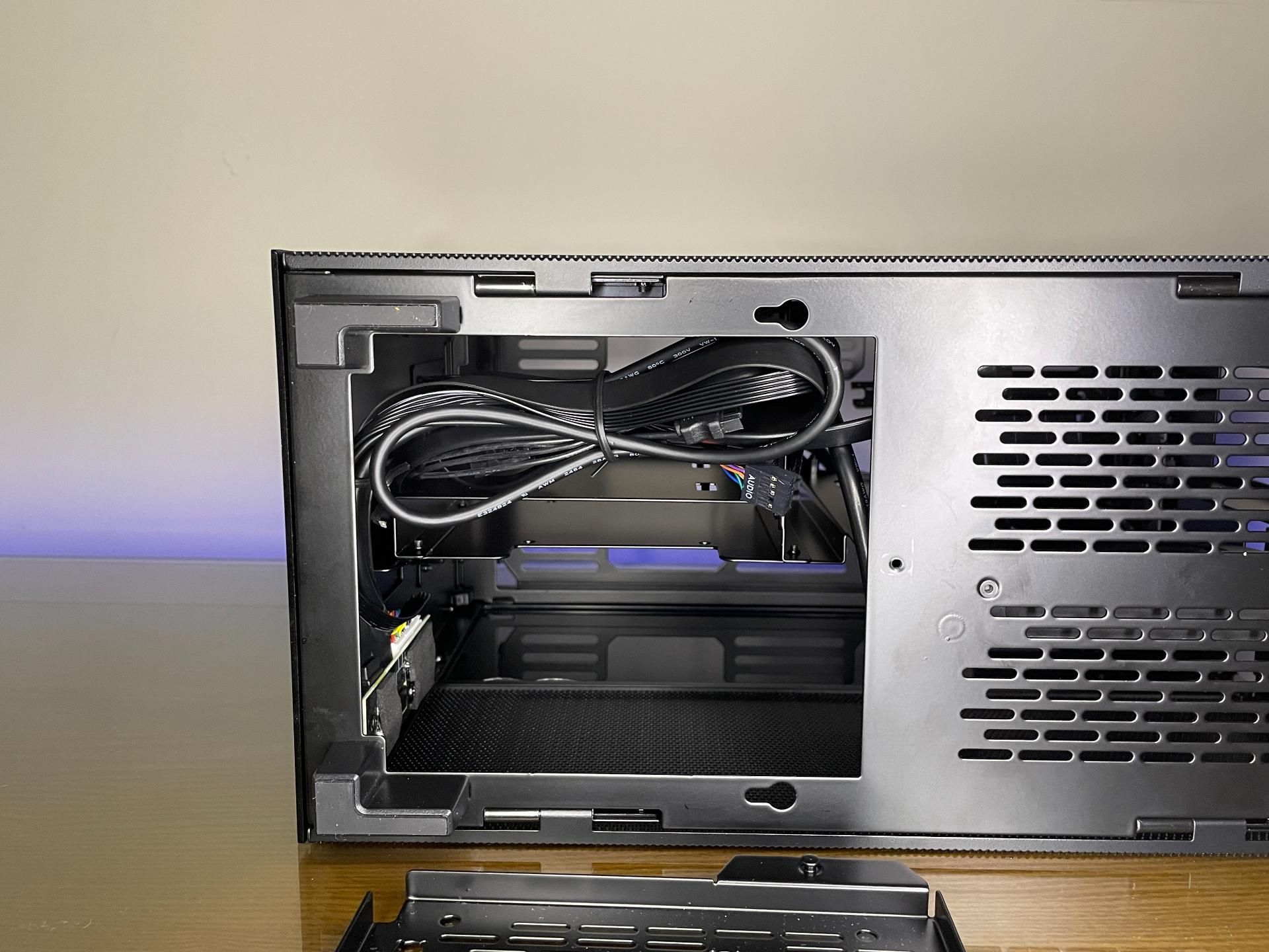 【心得】小巧精緻 Lian Li Q58 ITX 機殼 開香♡ @電腦應用綜合討論 哈啦板 - 巴哈姆特