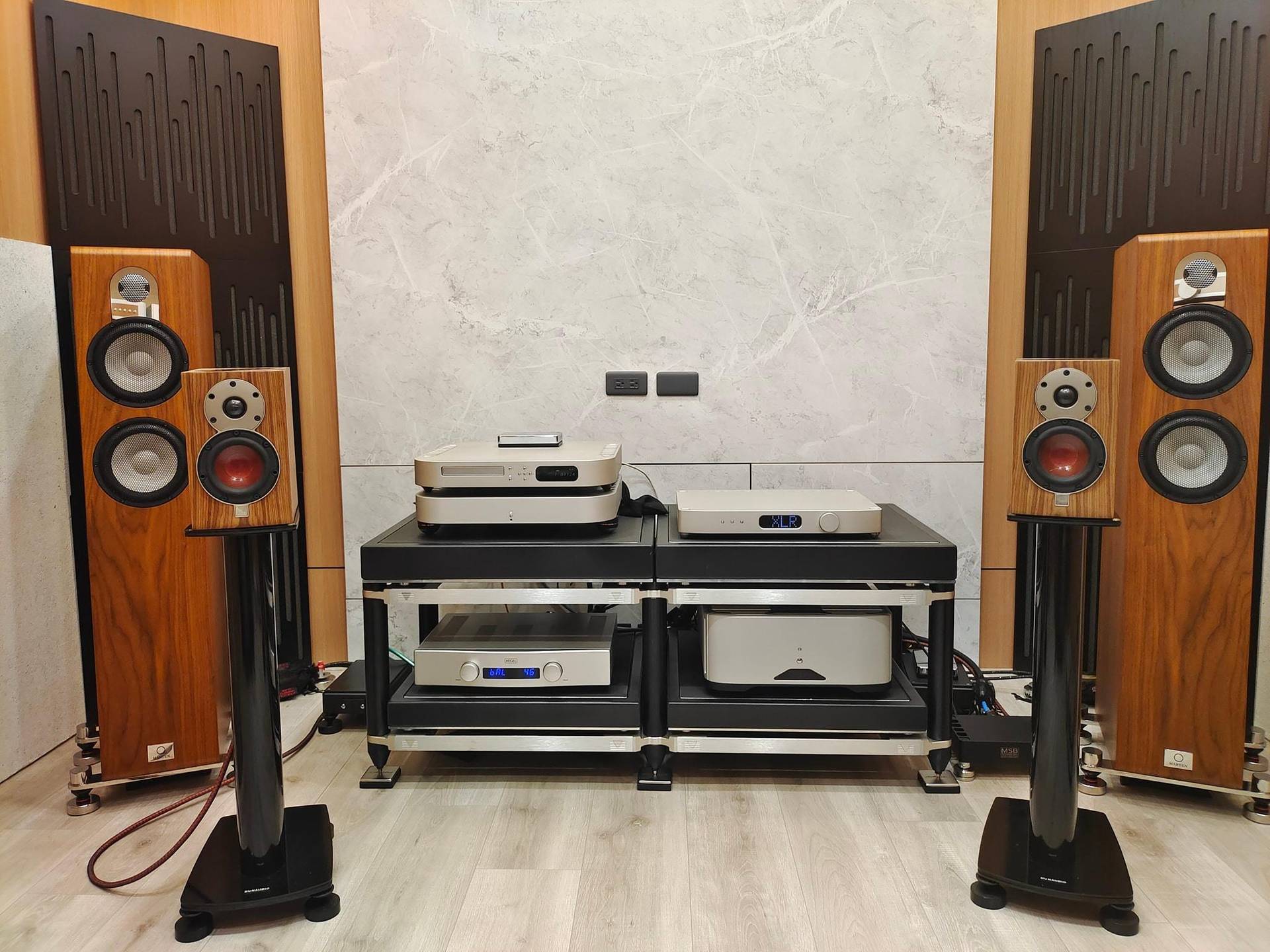 【心得】{試聽拚比}Esoteric N-05XD V.S. MSB The Discrete Dac V.S. Mola Mola ...