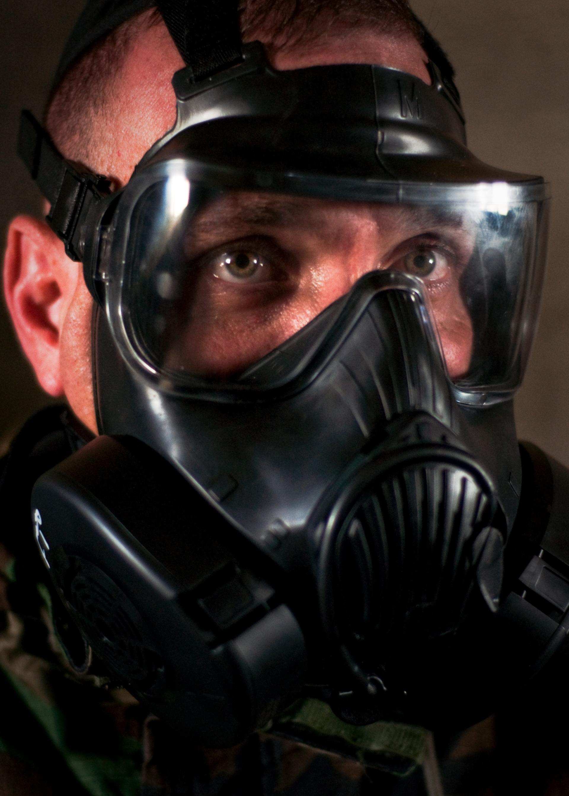 【情報】阻絕氣態、液態化學戰劑 陸軍換發新式T3-102防毒面具 @軍事策略 哈啦板 - 巴哈姆特