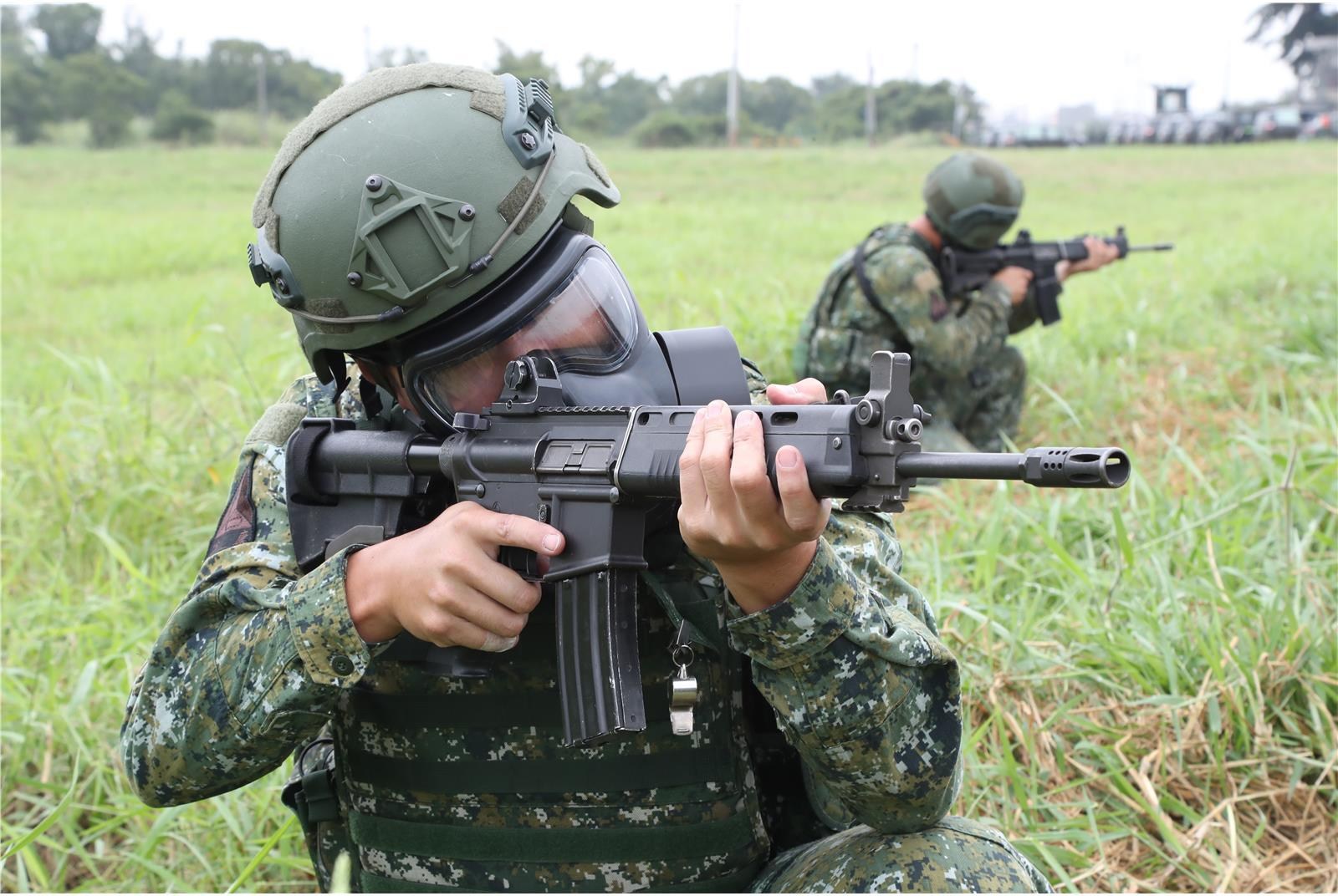 【情報】阻絕氣態、液態化學戰劑 陸軍換發新式T3-102防毒面具 @軍事策略 哈啦板 - 巴哈姆特