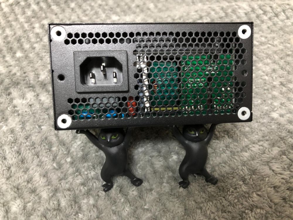 【心得】Montech 君主科技 Sky One Mini itx 小機殼 開箱評測 feat. 創世紀 Century Mini SFX ...