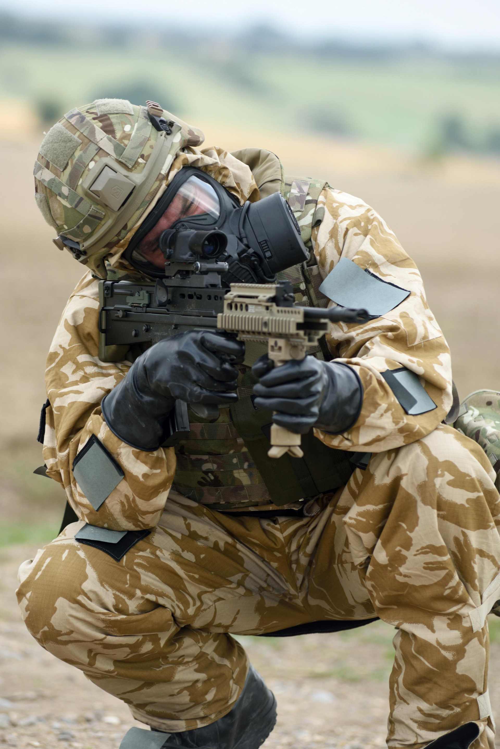 【情報】阻絕氣態、液態化學戰劑 陸軍換發新式T3-102防毒面具 @軍事策略 哈啦板 - 巴哈姆特