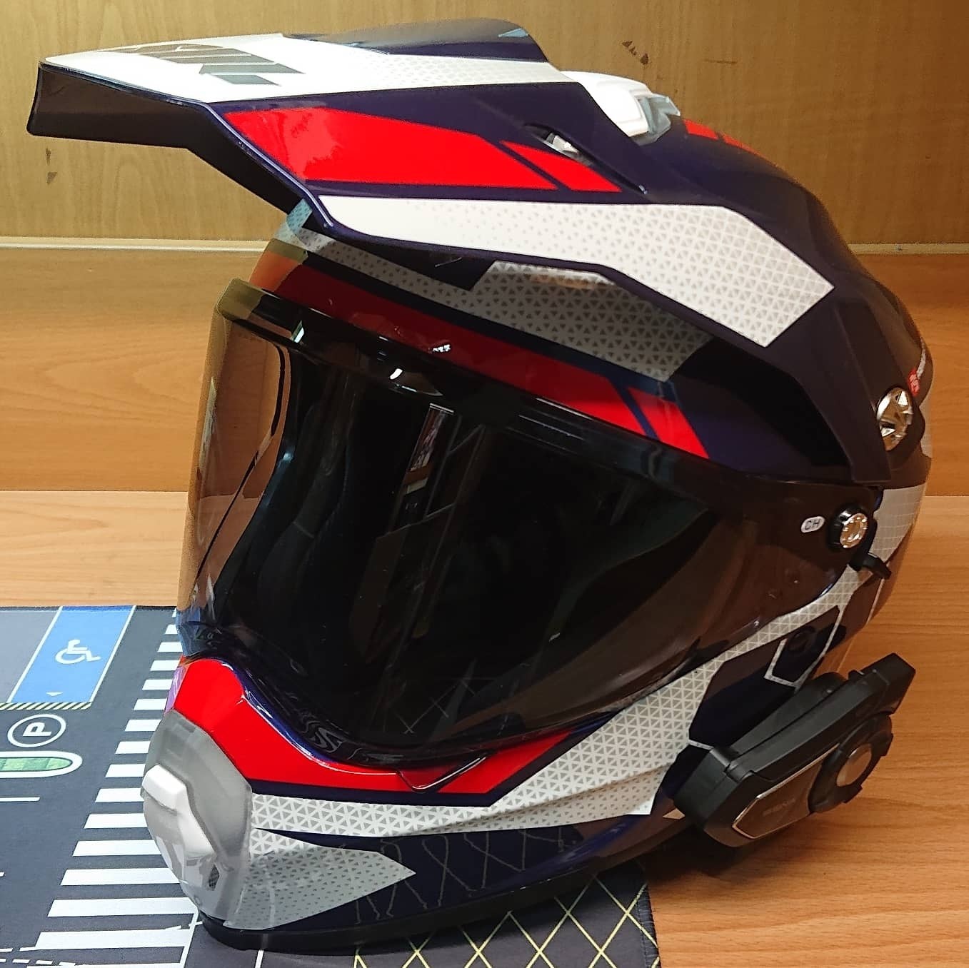 【心得】成為帽奴的第一步－SOL SS-2P 太空漫遊消光紅 全罩式安全帽 開箱報告 @汽機車討論 哈啦板 - 巴哈姆特