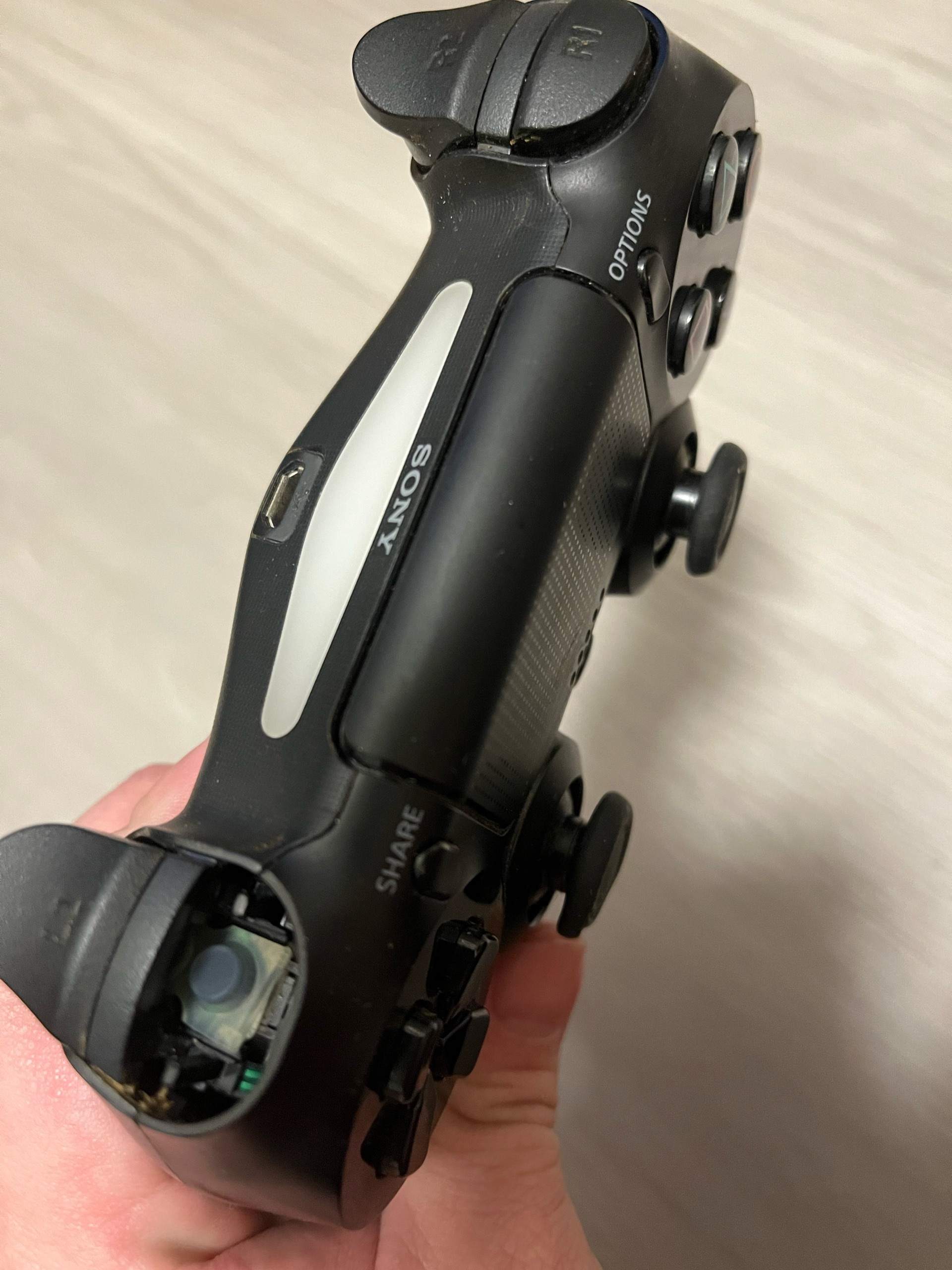 【問題】請問PS4手把L1外殼遺失的話 @PS4 / PlayStation4 哈啦板 - 巴哈姆特