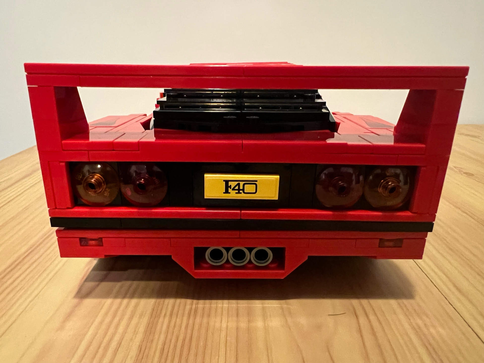 Ferrari F40 | LEGO 10248 - shaopeter的創作 - 巴哈姆特