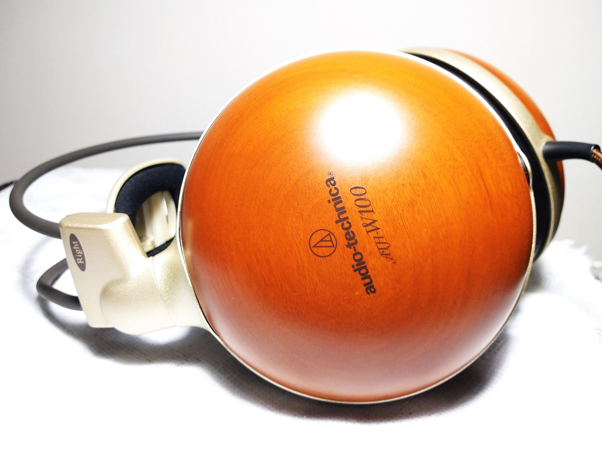 鐵三角 1999年 ATH-W100 第四世代 淡雅的樸實美聲 - x1973852的創作 - 巴哈姆特