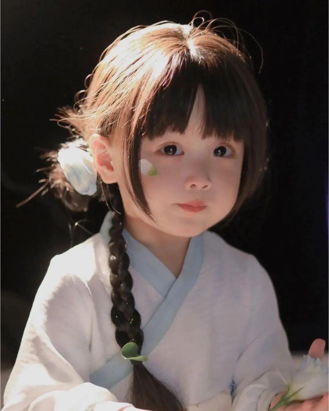 Re【心得】幼女 場外休憩區 哈啦板 巴哈姆特