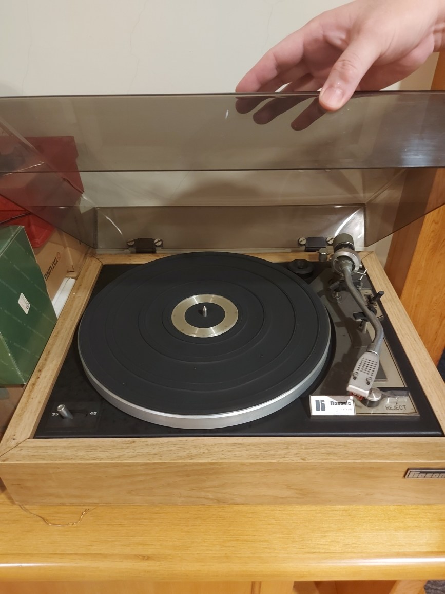 【問題】請問有人知道任何關於這台黑膠唱片機的資訊嗎？ @影音視聽討論區 哈啦板 - 巴哈姆特