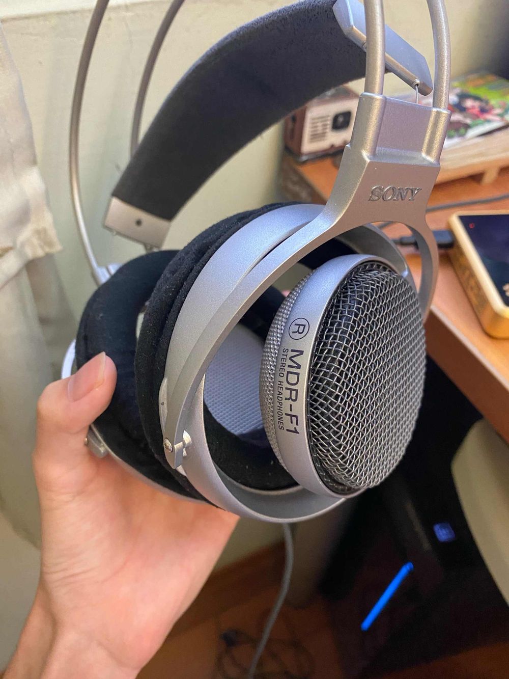 【心得】SONY MDR-F1 開箱分享(無聽感) @影音視聽討論區 哈啦板 - 巴哈姆特