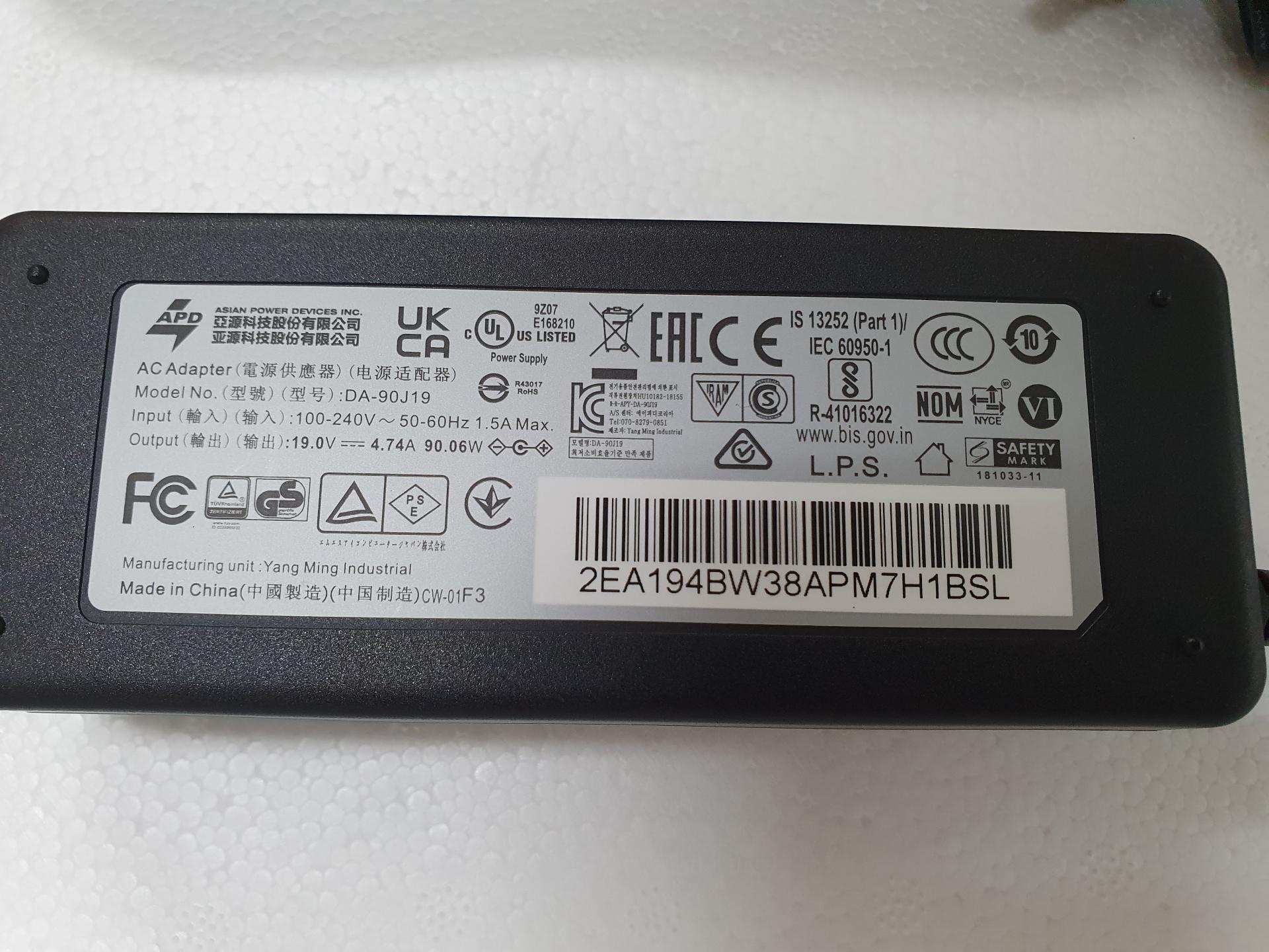 【心得】4K HDR400的Optix MAG281URV螢幕簡易開箱分享 @電腦應用綜合討論 哈啦板 - 巴哈姆特